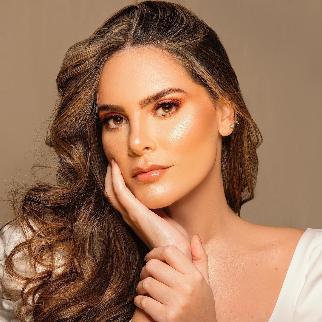 Understanding the Allure of Charismatic Colombian Women