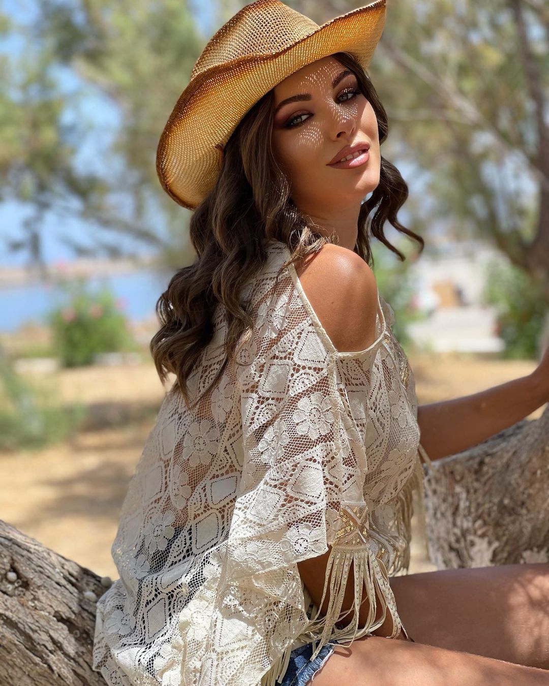 Greek Women: What Makes Them Perfect Girlfriends?