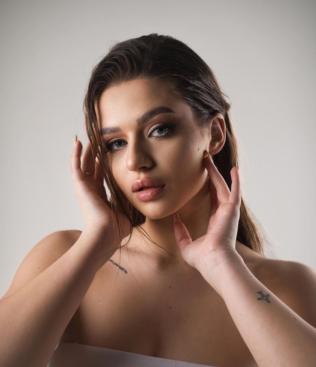 Charming Romanian Women: What Makes Them the Best Wives?