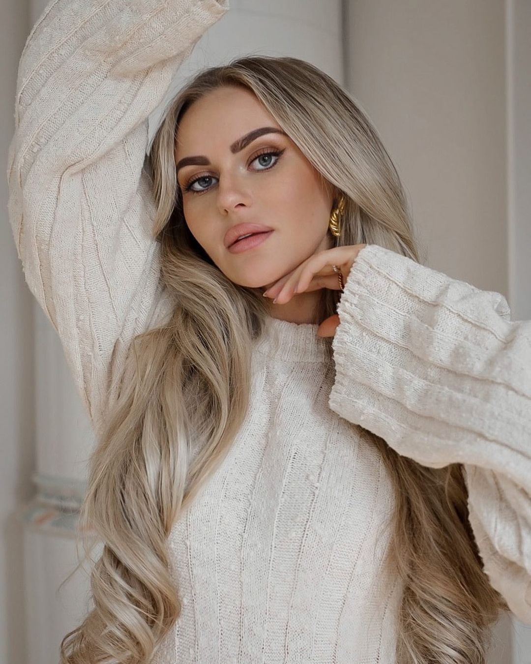 Swedish Women: Read This Guide Before Dating Them