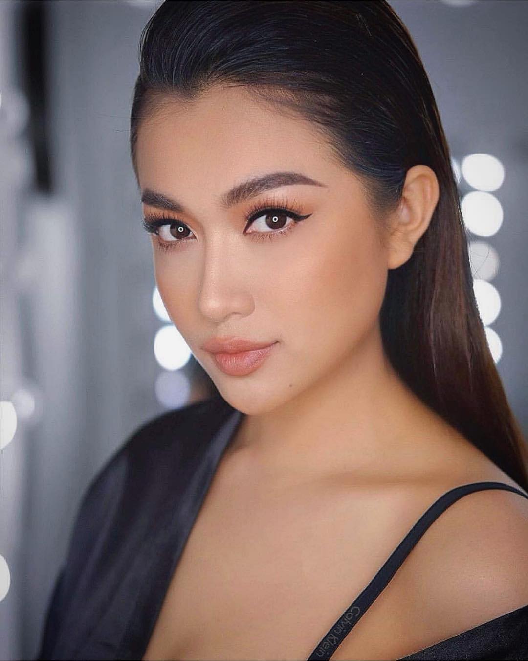 A Full Guide to Romance with Vietnamese Women