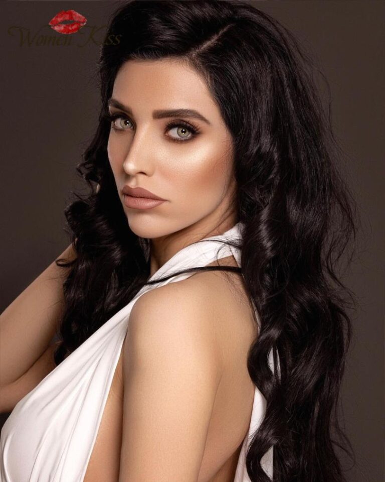 Dating Iranian Women: The Ultimate Handbook for Men