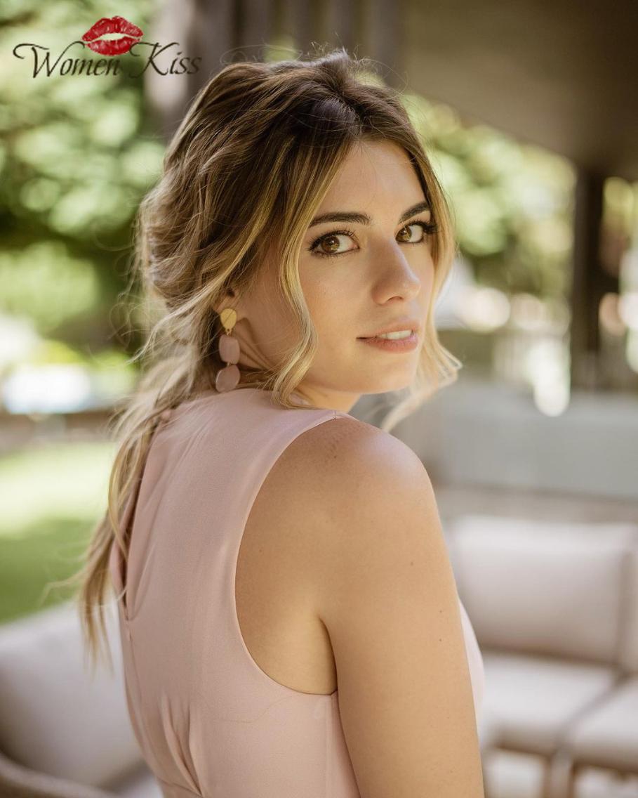 Dating a Lovely Portuguese Woman: All You Need to Know