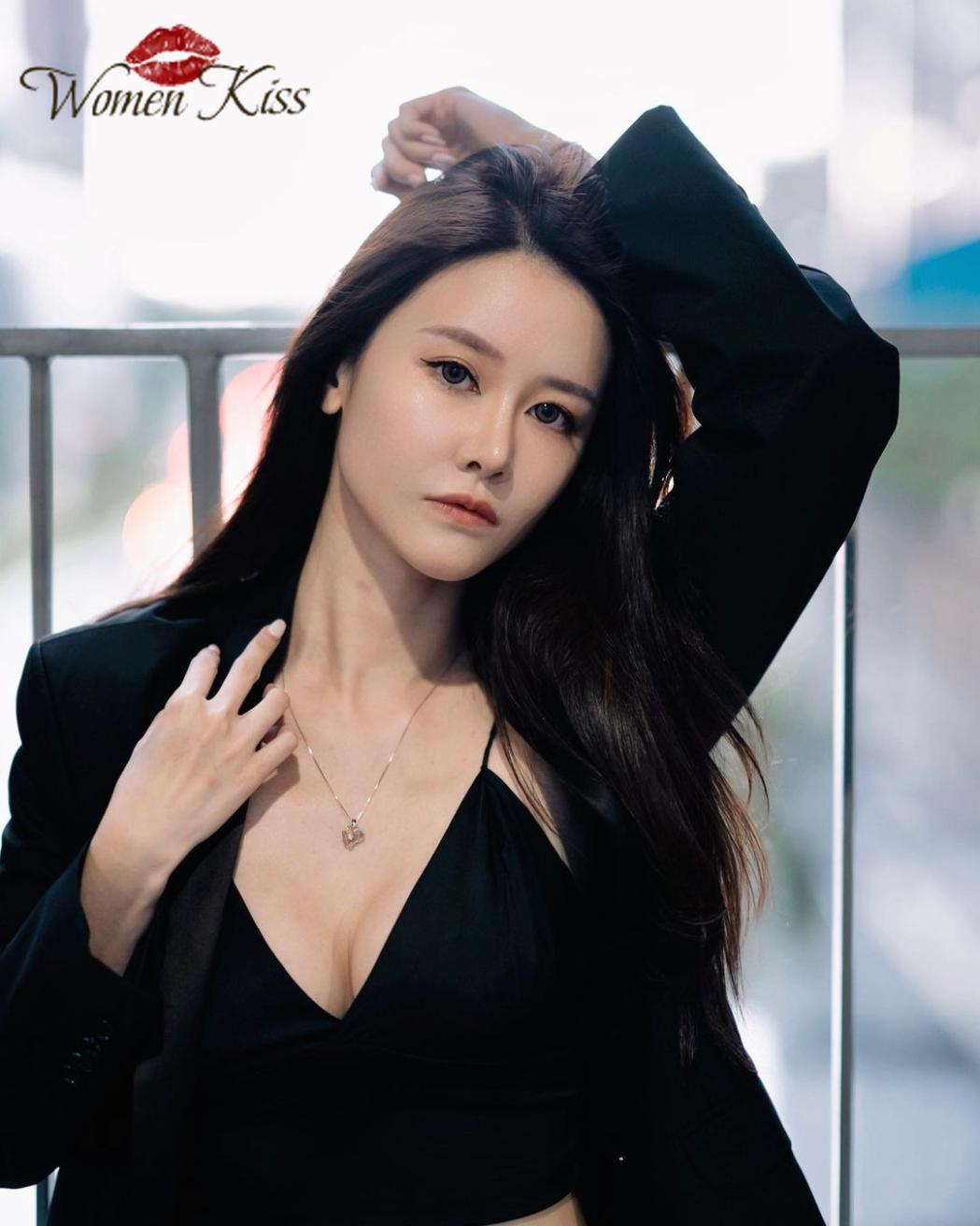 Understanding the Charm of Lovely Singaporean Women