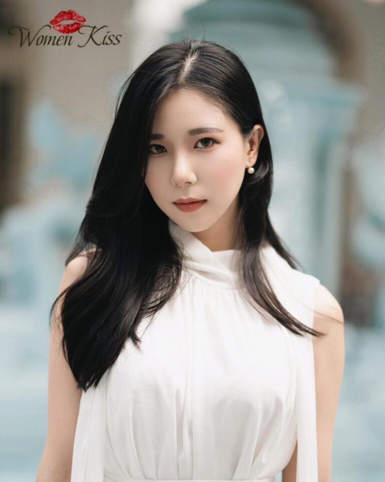 Understanding the Charm of Lovely Singaporean Women