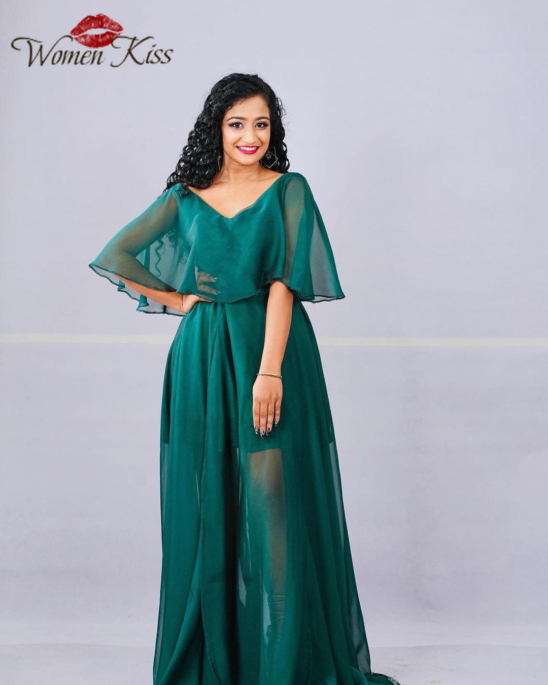 The Full Handbook on Dating Charming Sri Lankan Women